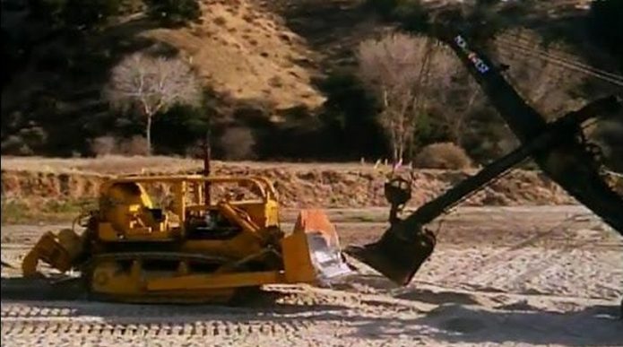 Killdozer: A Máquina Assassina (1974) - Boca do Inferno
